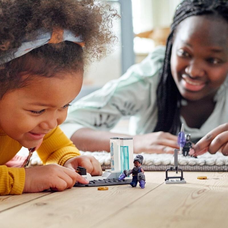 LEGO Lego Black Panther - Shuri's Laboratory | Tips for original gifts ...
