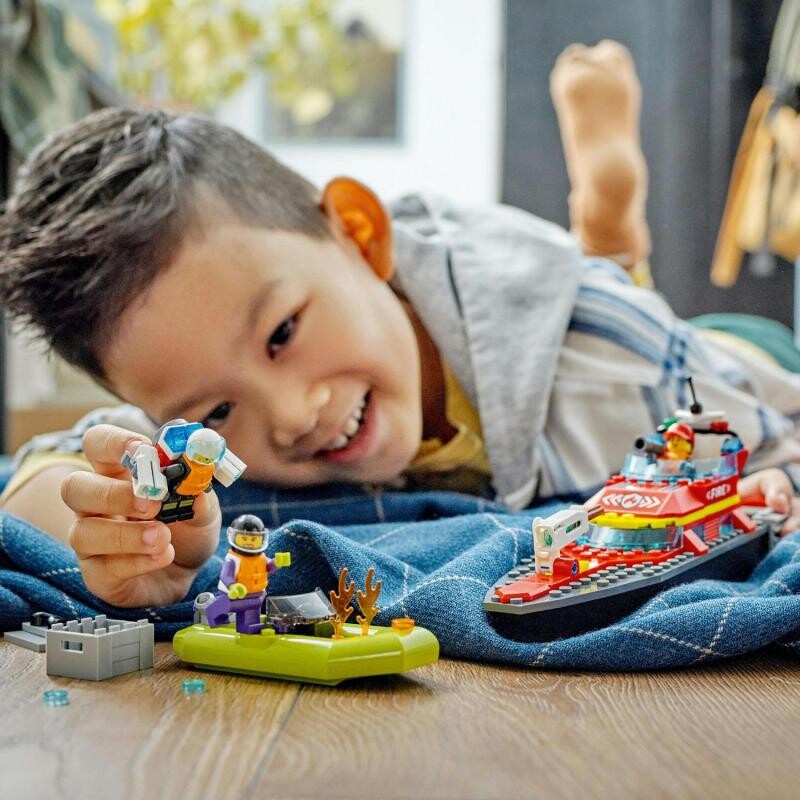 LEGO Lego City - Fireboat and Fire Raft | Pósters, regalos, merch ...