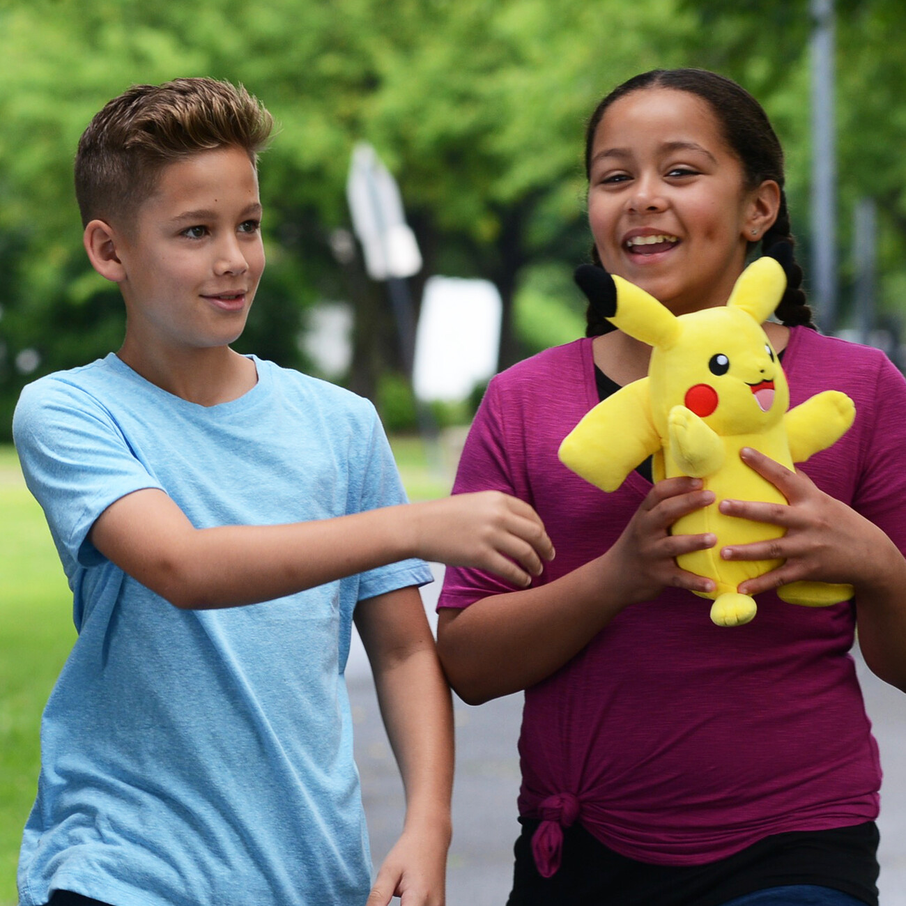 Plyschfigur Interactive Power Action - Pokemon - Pikachu | Ideer till ...