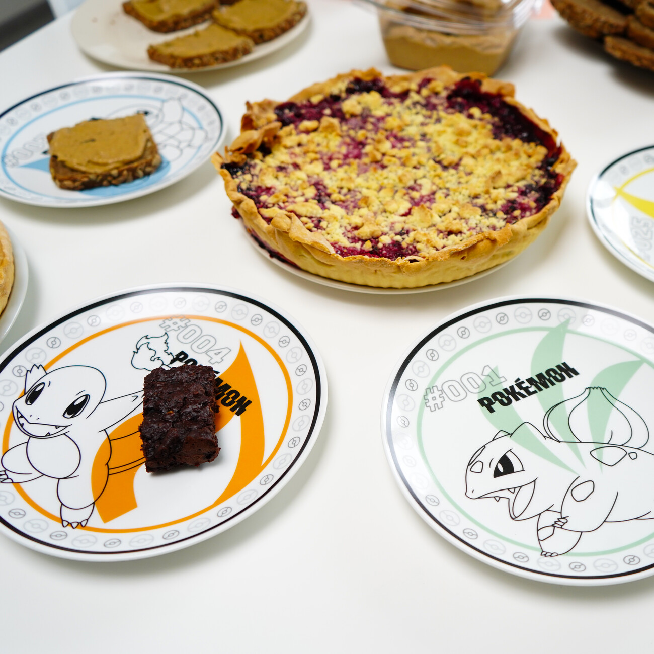 Pokemon - Starters + Pikachu | Tips for original gifts | UKposters