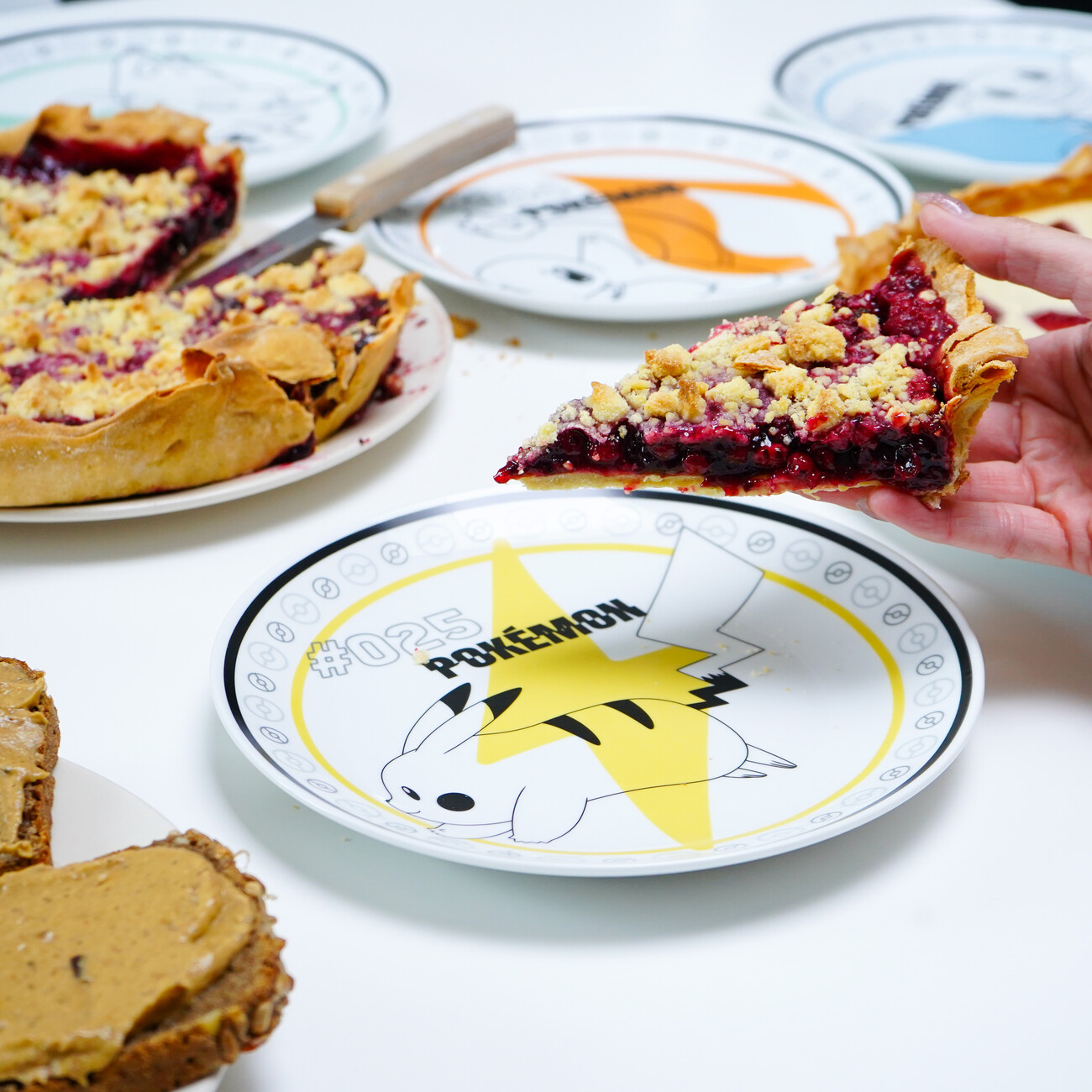 Pokemon - Starters + Pikachu | Tips for original gifts | UKposters