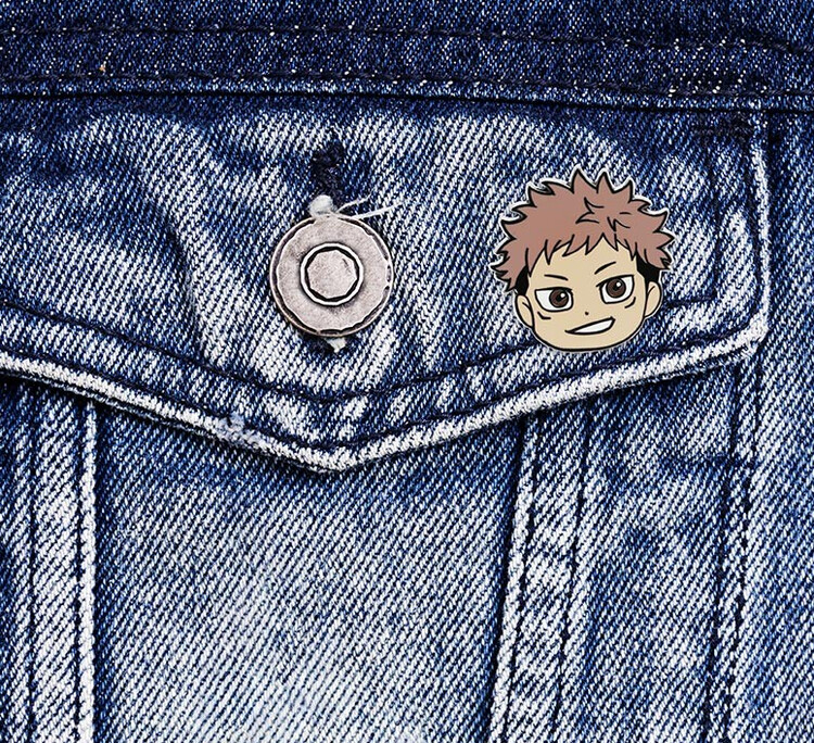 Kitűző Jujutsu Kaisen - Yuji Itadori | Eredeti ajándék ötletek