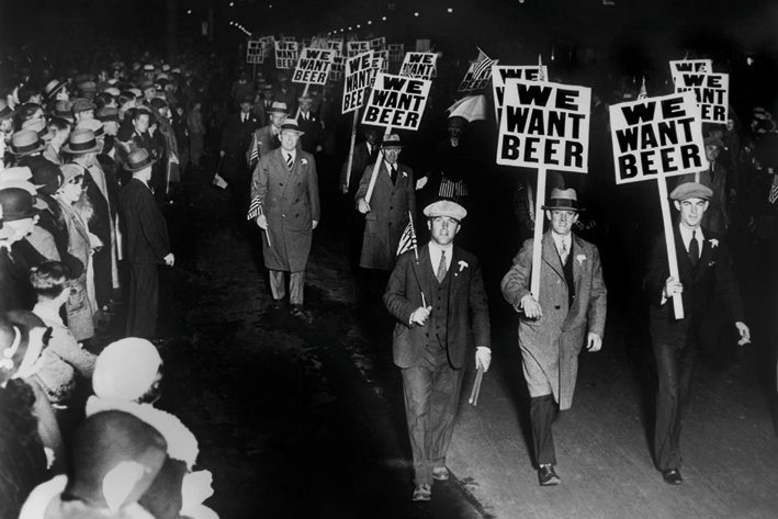 Plakat, Obraz WE WANT MORE BEER | Plakaty ścienne | 3+1 GRATIS | Posters.pl